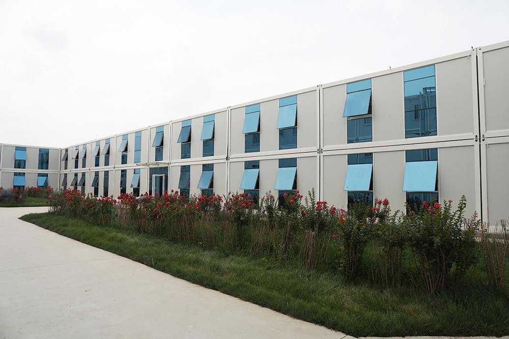 China Flat Pack Container Housing Accommodation Building Manufacture ...